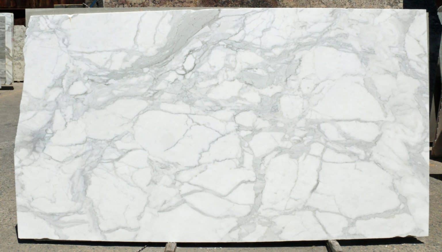 A Guide to Calacatta Marble | EuroMarble